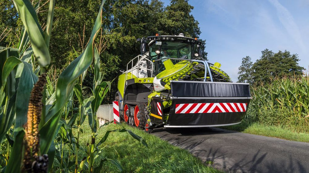 L'ensileuse Claas Jaguar 990 Terra Trac dans la boue
