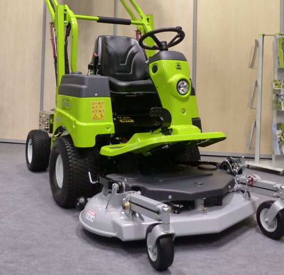 Tondeuse Grillo FD 500 à moteur diesel