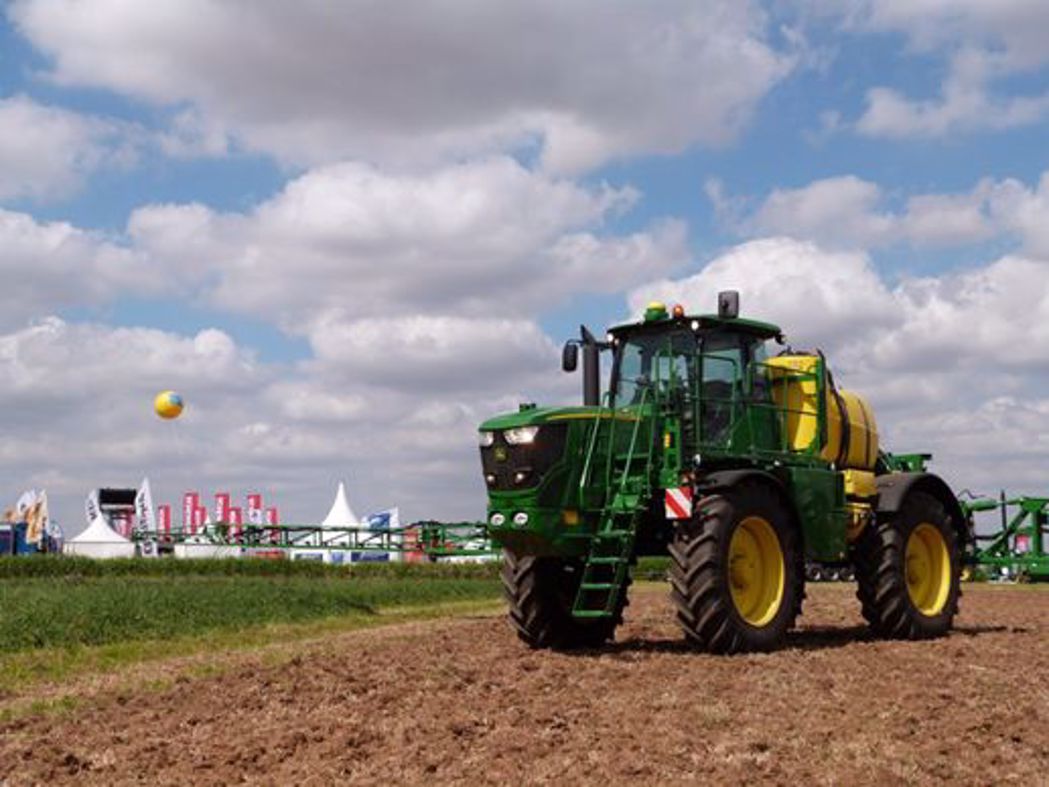 Automoteur de pulvérisation John Deere R4040i d'occasion