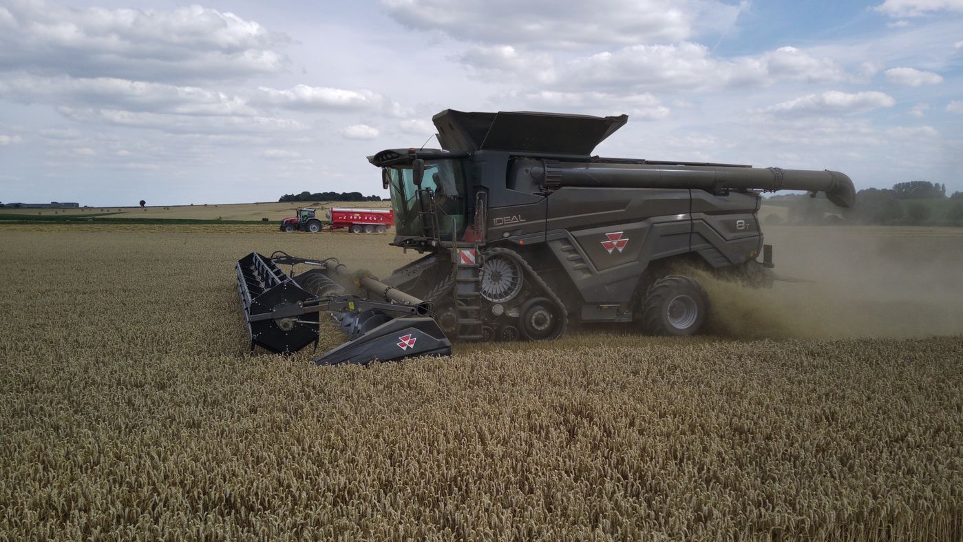 Essai exclusif moissonneuse-batteuse Massey Ferguson Ideal 9T Idealdrive