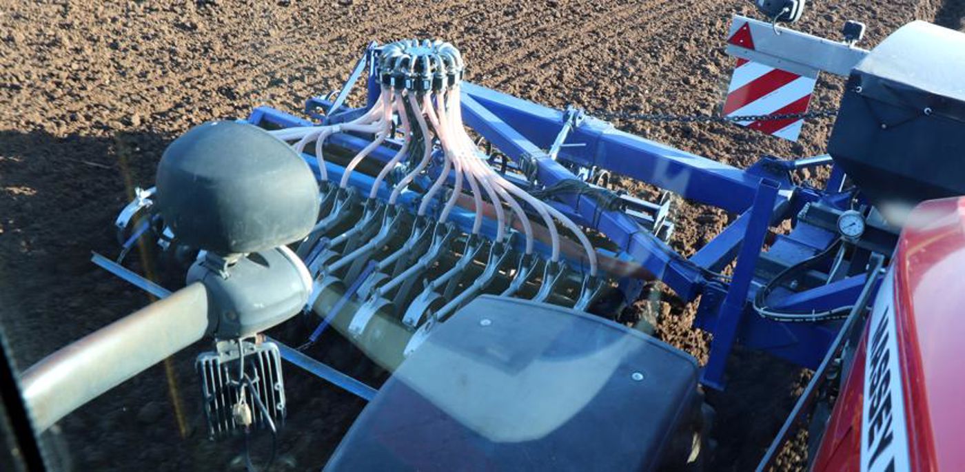 « Ma machine laboure et?sème en un passage