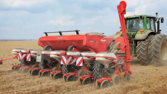 Kuhn : Un semoir Maxima 3 repliable