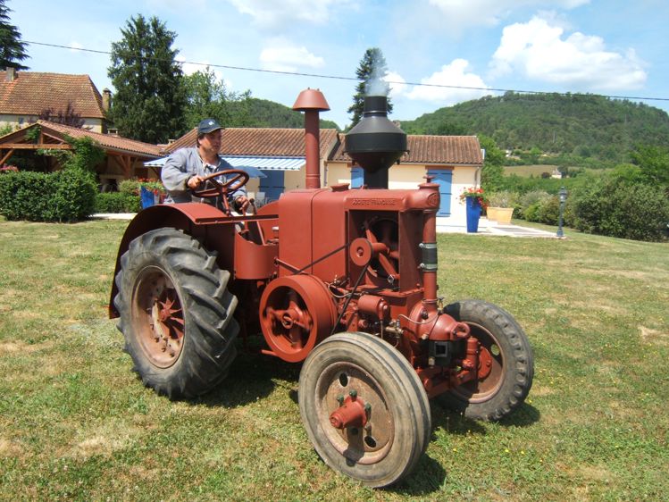 Trouvé à l'état d'épave rouillée, le SFV a été restauré à l'état neuf.