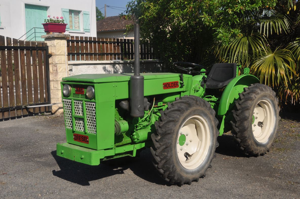 Holder s'est fait un nom grâce à ses tracteurs spécialisés articulés.
