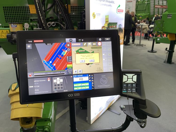[Agritechnica 2023] Les épandeurs Bergmann modulent la vitesse du tracteur