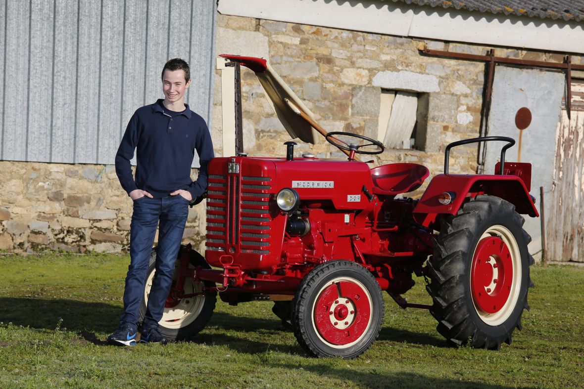 Le McCormick D-219 a été fabriqué dans l'usine allemande de Neuss.