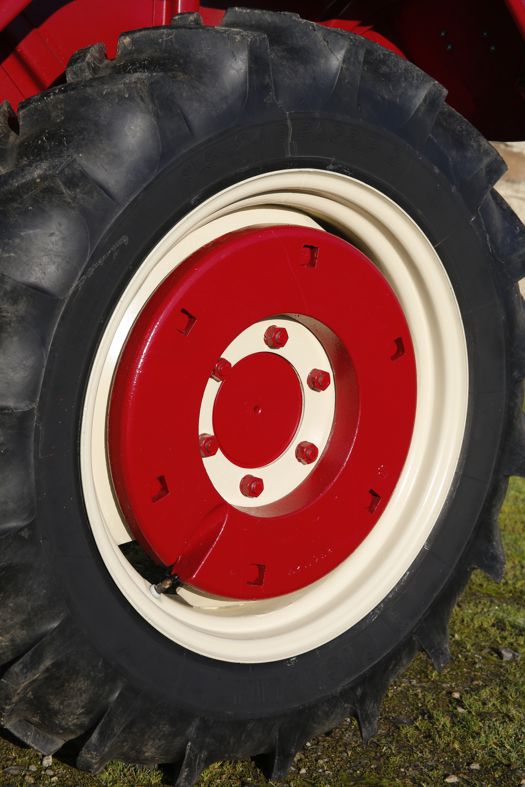 Le McCormick D-219 a été fabriqué dans l'usine allemande de Neuss.