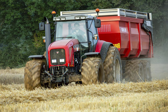 Massey Ferguson 8280 Xtra : une légende de traction