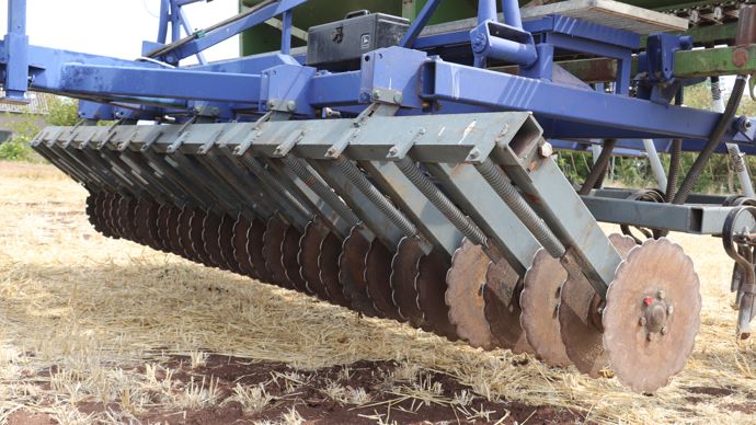 Conception : "J'ai fabriqué un semoir de semis direct pour implanter ...
